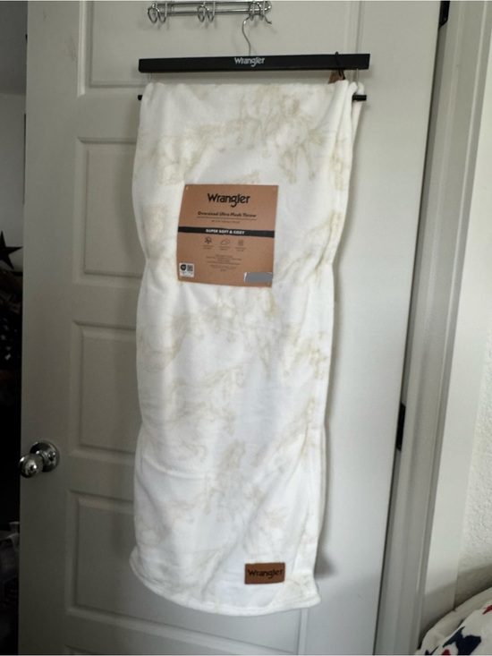 Wrangler | Bedding | Wrangler Cream And Tan Running Horses Plush Throw ...